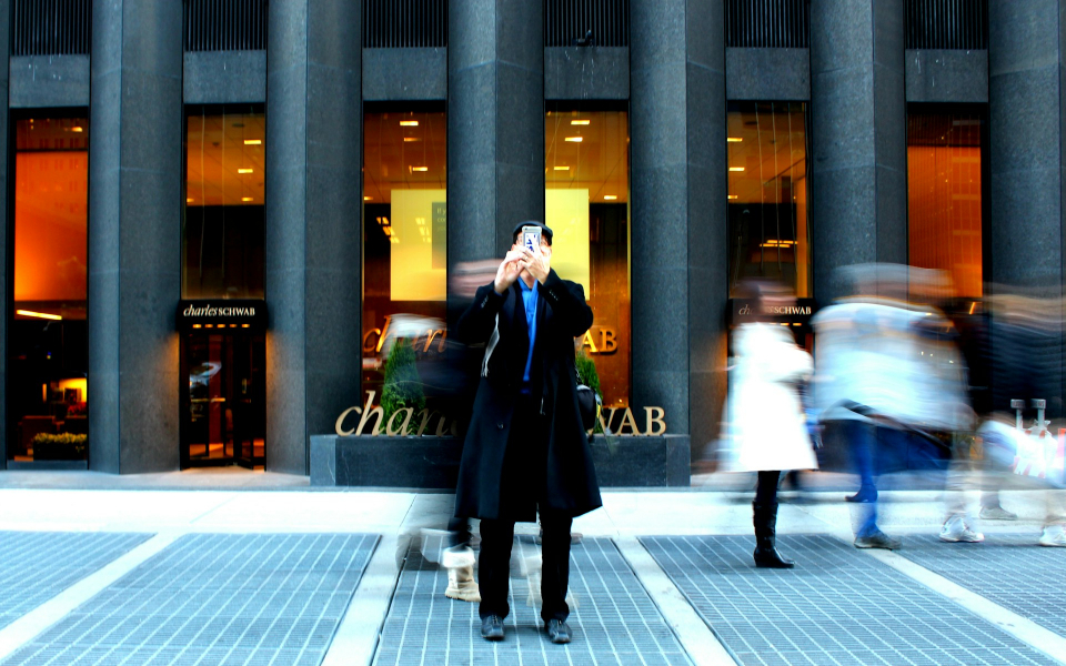 Charles Schwab's CEO Bettinger Announces Retirement, Names President ...